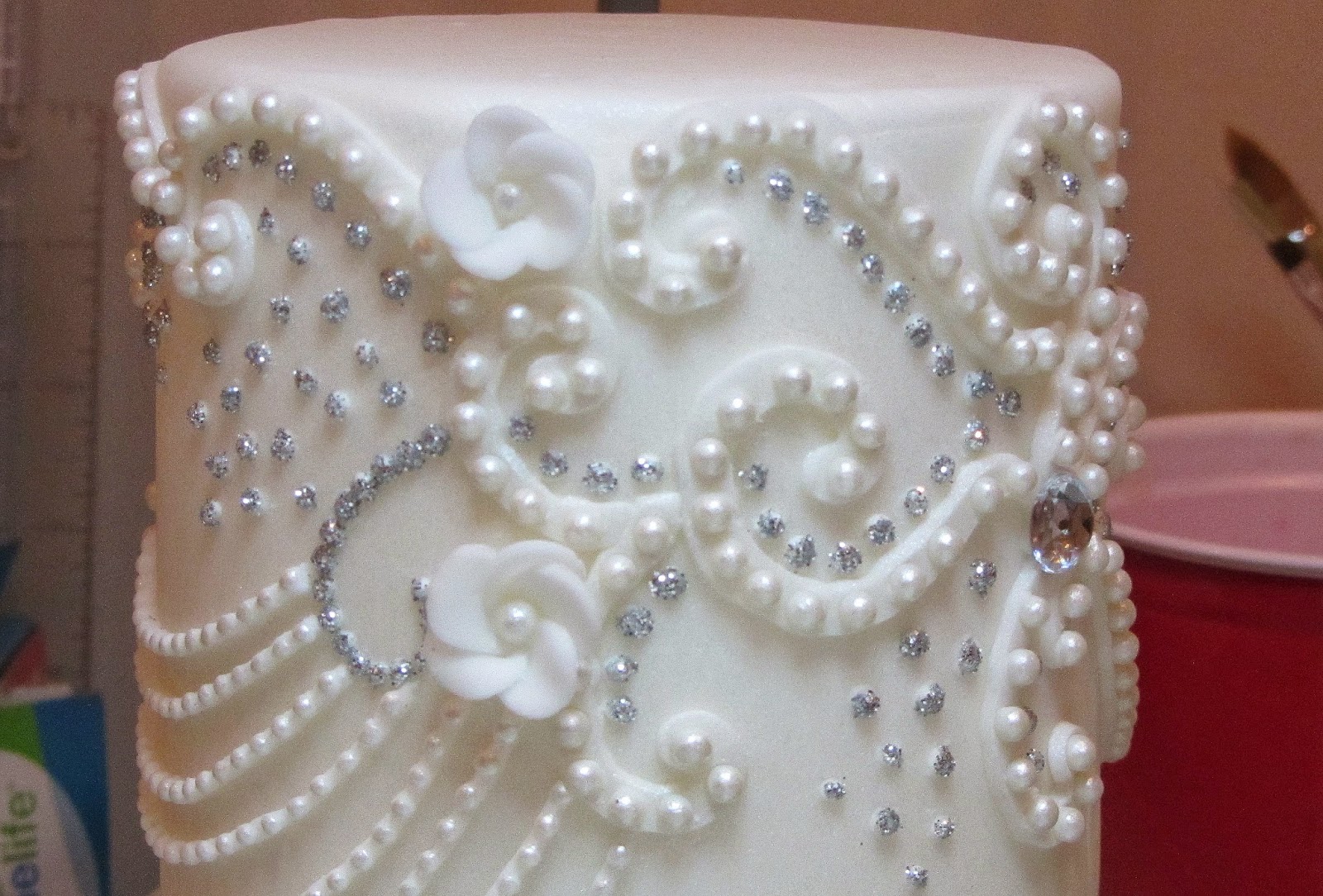 Mayra's Blog Spot: Royal Icing & Disco Dust Rhinestone Tutorial