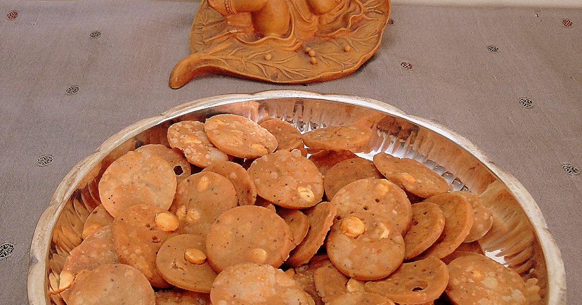 Shanthi Krishnakumar's cook book: BUTTON PEPPER THATTAI / PEPPER ...