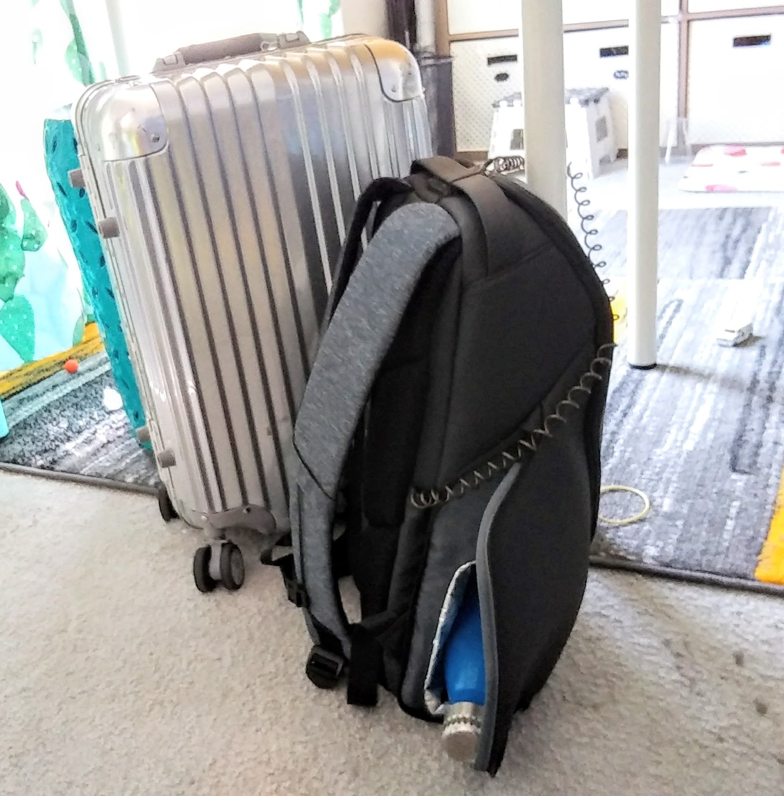 A TSA-approved zipper lock