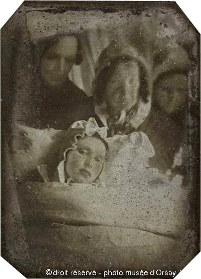 21 Victorian Era Post Mortem Photos Prove How Creepy The Past Used To Be ~ Vintage Everyday