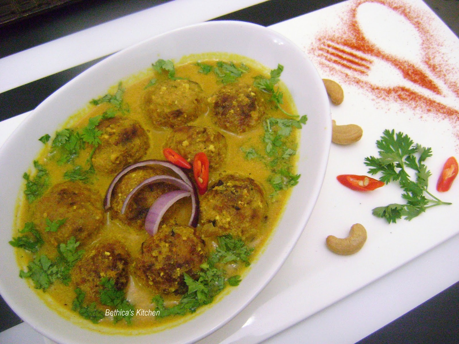 Bethica's Kitchen Flavours: Echorer Kofta Curry (Raw Jackfruit Kofta In ...