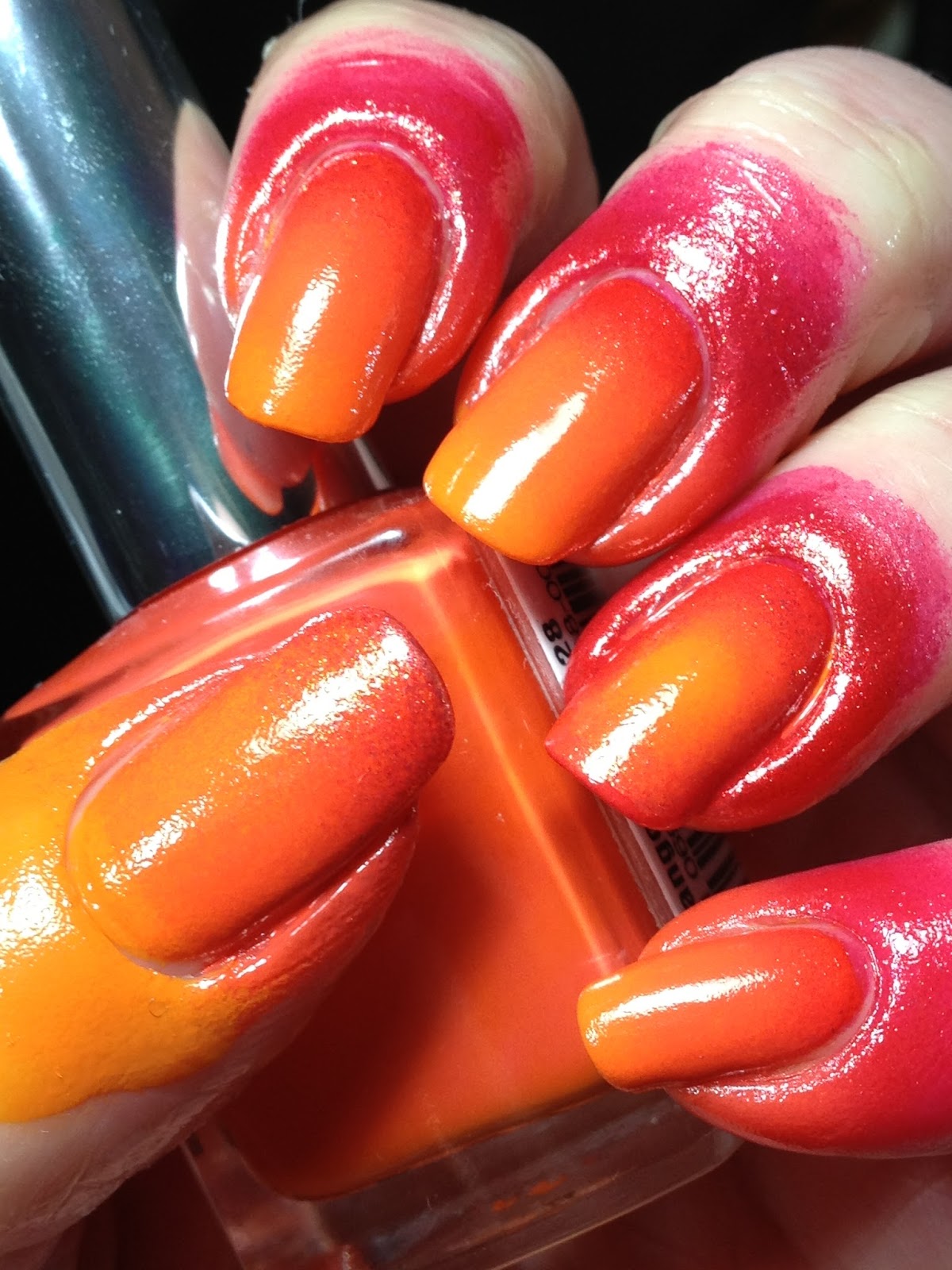 Canadian Nail Fanatic: 40 Great Nail Art Ideas Does 3 Shades of Red/Orange
