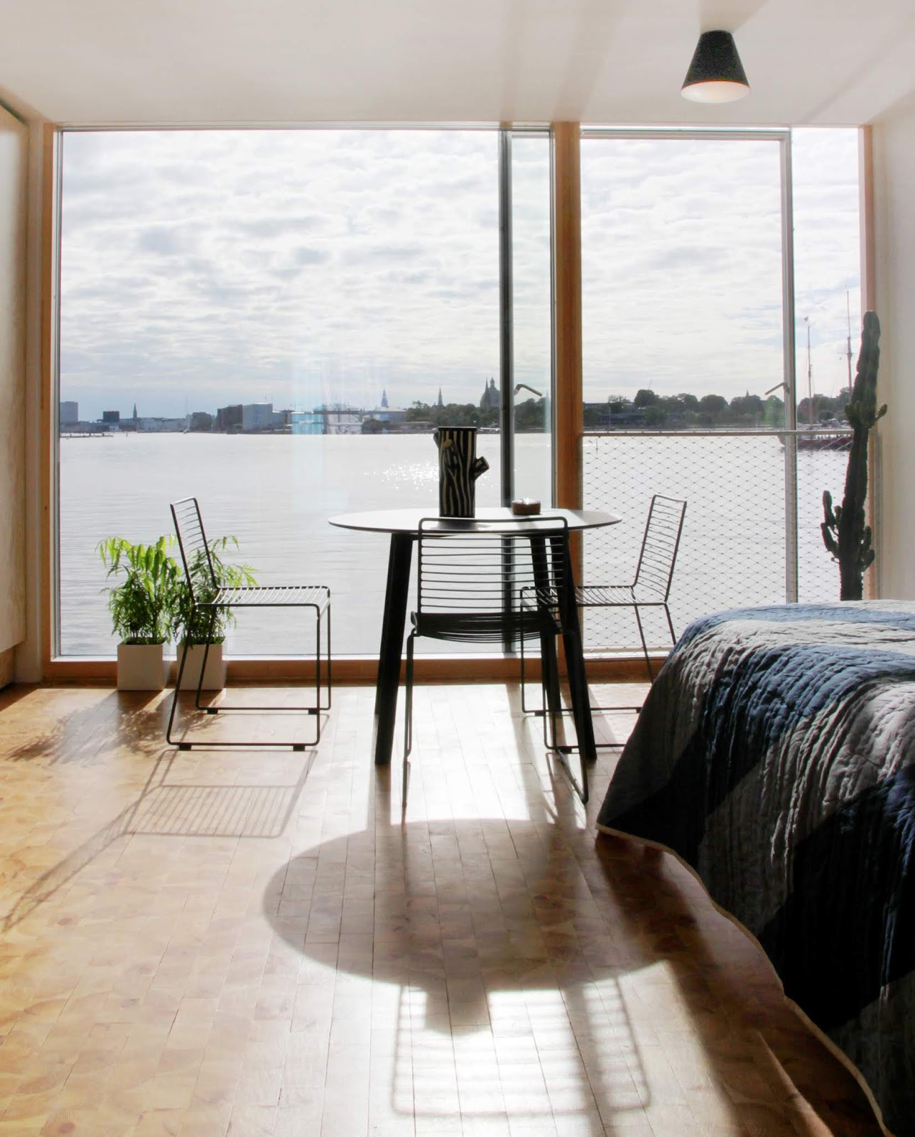 Shipping Container Homes & Buildings: Floating Shipping Container Home ...