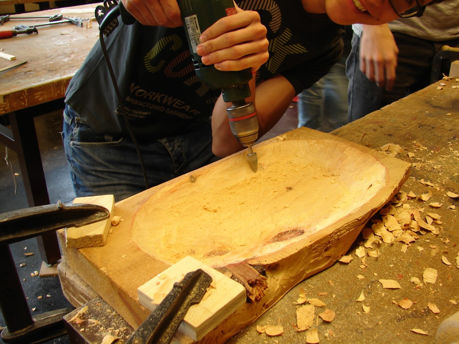 Lernen mit Bildern. Kunst und Design am BORG Scheibbs: Holzschnitzen