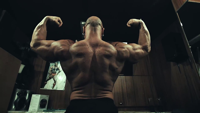 Muscle Lover: Steve Benthin