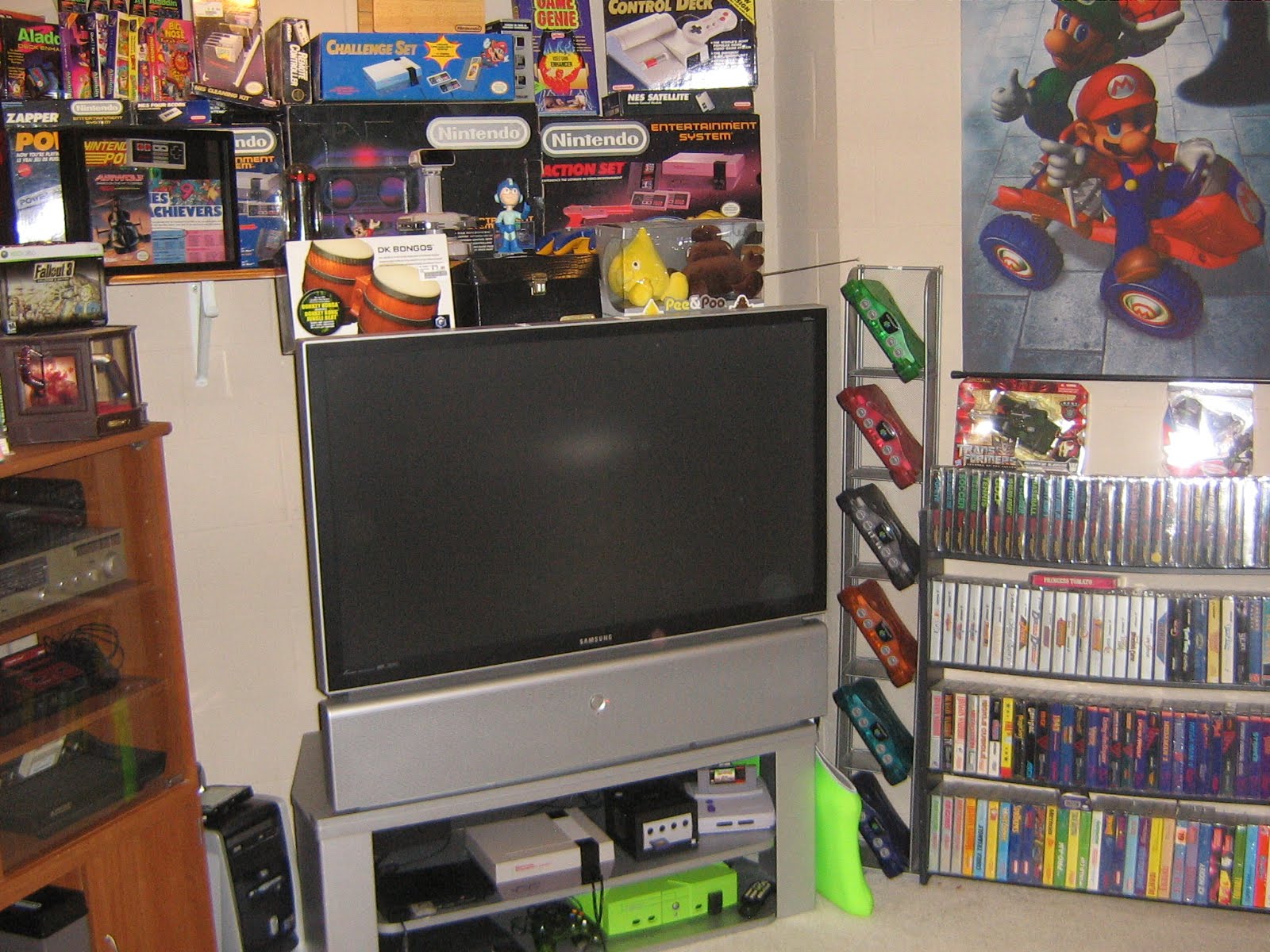 Jim's Crazy Nintendo Addiction: Recent Game Room Pics