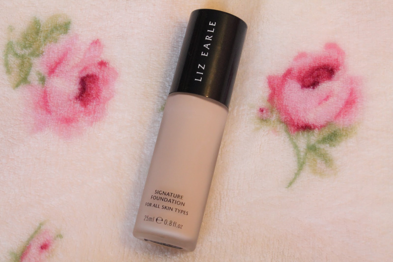 NON OPTIONAL | UK Beauty and Lifestyle Blog: Liz Earle Signature ...