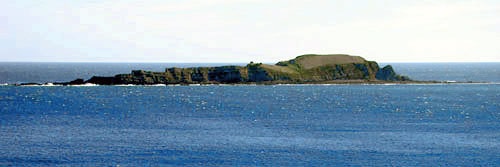 MIL Y UNA HISTORIAS : Isla de Izaro