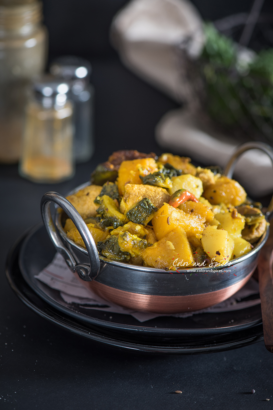 Color and Spices: Uchche chochori...