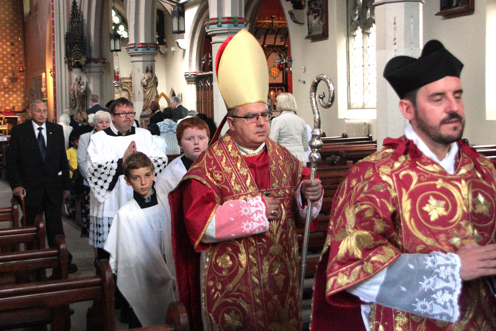 GRAND PRIORY OF GREAT BRITAIN: Investiture Mass with Bishop Robert Byrne