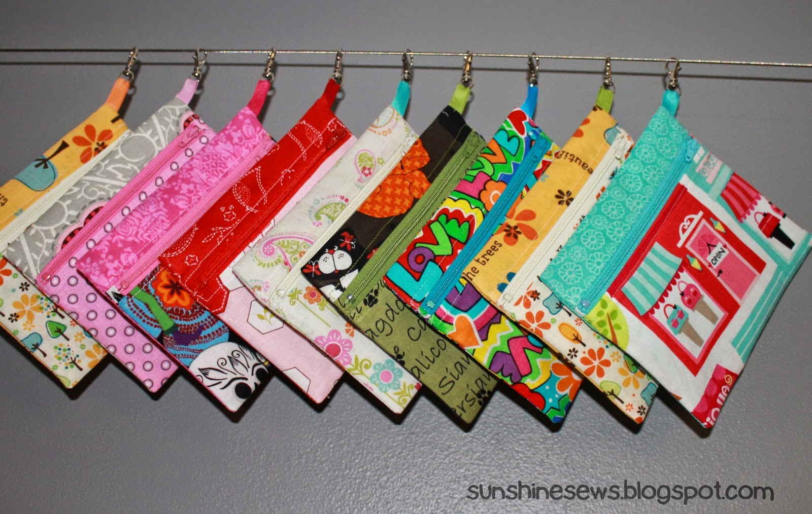 SunShine Sews...: Fully Lined Zipper Pouches