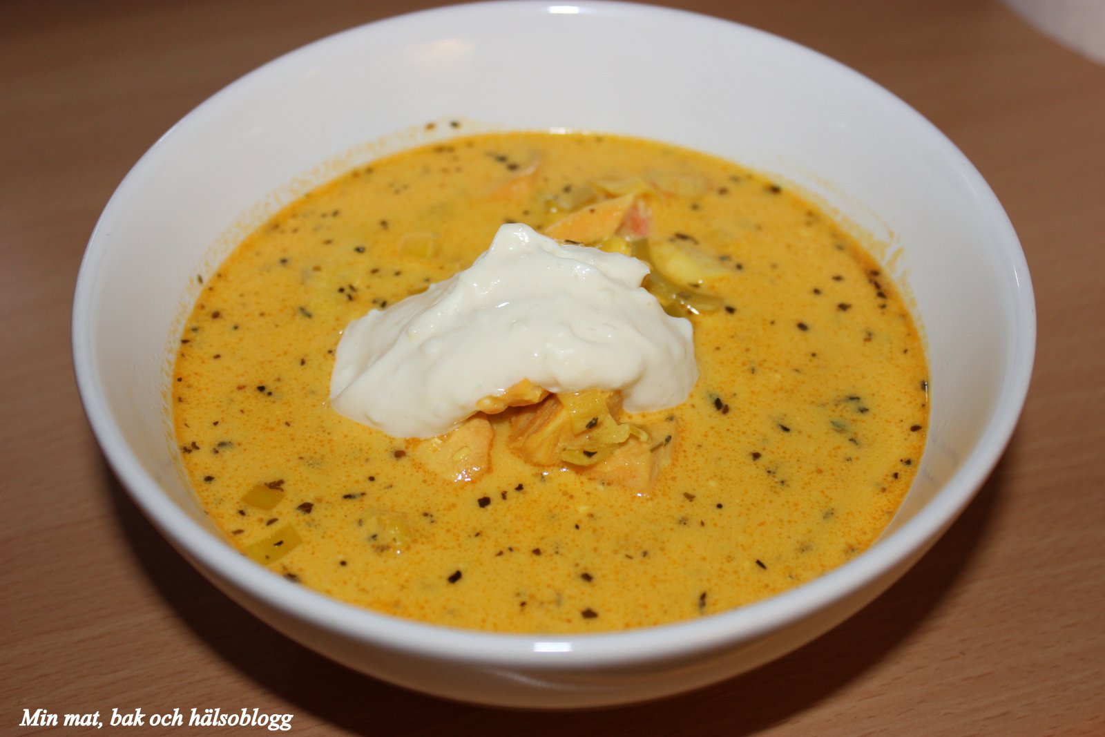 Recept favoriter, Vegetariskt: Fisksoppa med lax och torsk