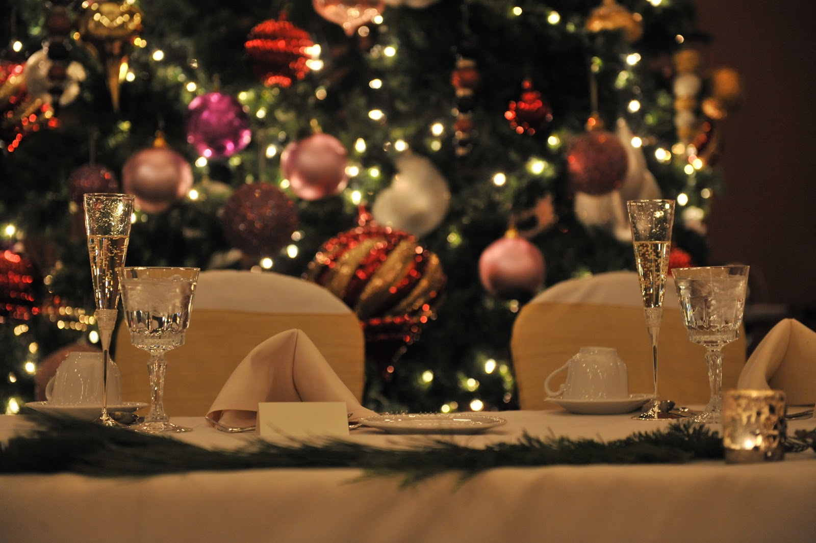 DGM Wedding Photography: Elegant Holiday Weddings