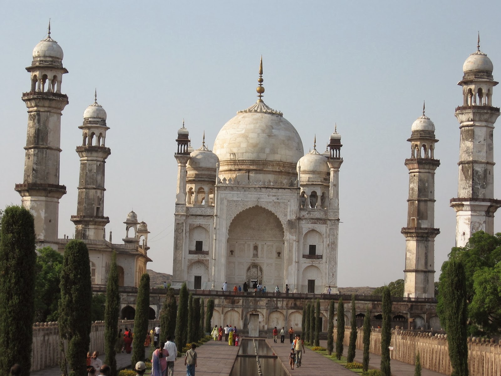 Of Aryans and Apricots: Aurangzeb’s Taj Mahal