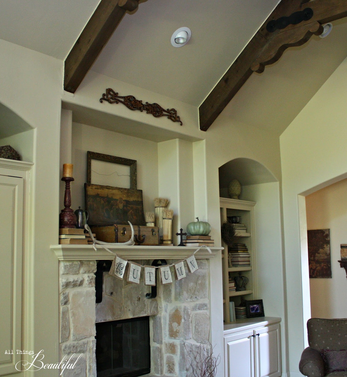 All Things Beautiful: {Fall Mantle} and Vignette