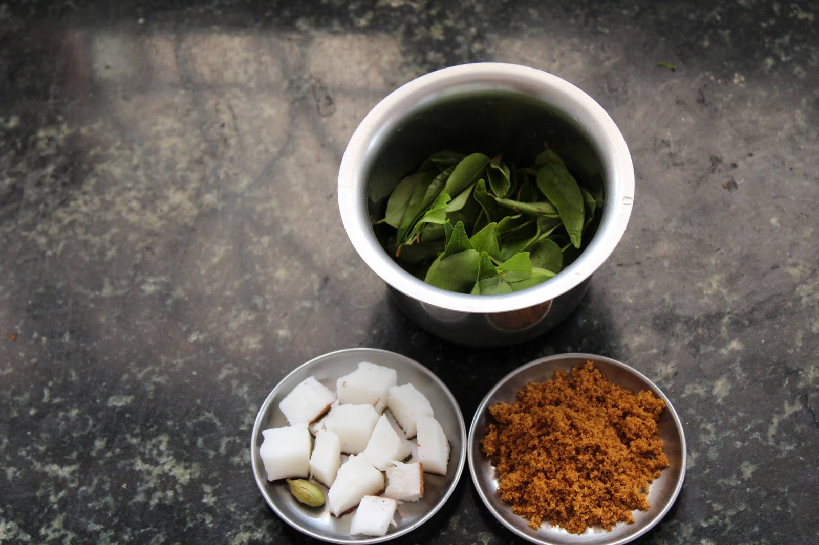 Curry Leaves Juice Karuvepillai Juice