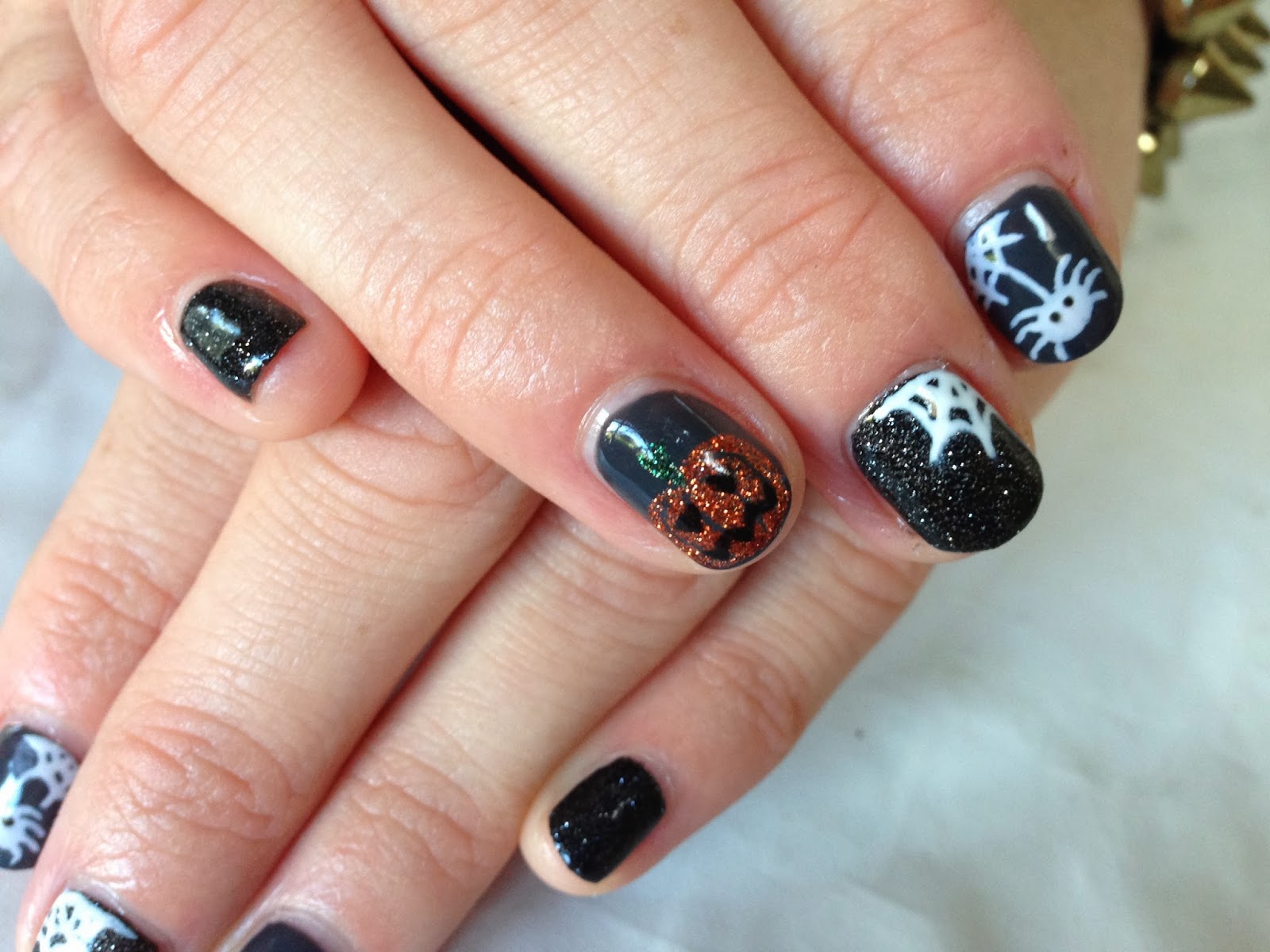 Brush up and Polish up!: CND Shellac Nail Art - Halloween Mix'n'Match