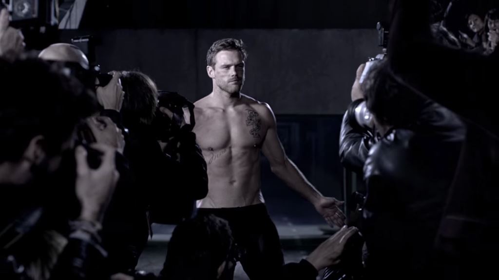 Nome modello Pubblicità Invictus profumo Paco Rabanne 2016 con Foto