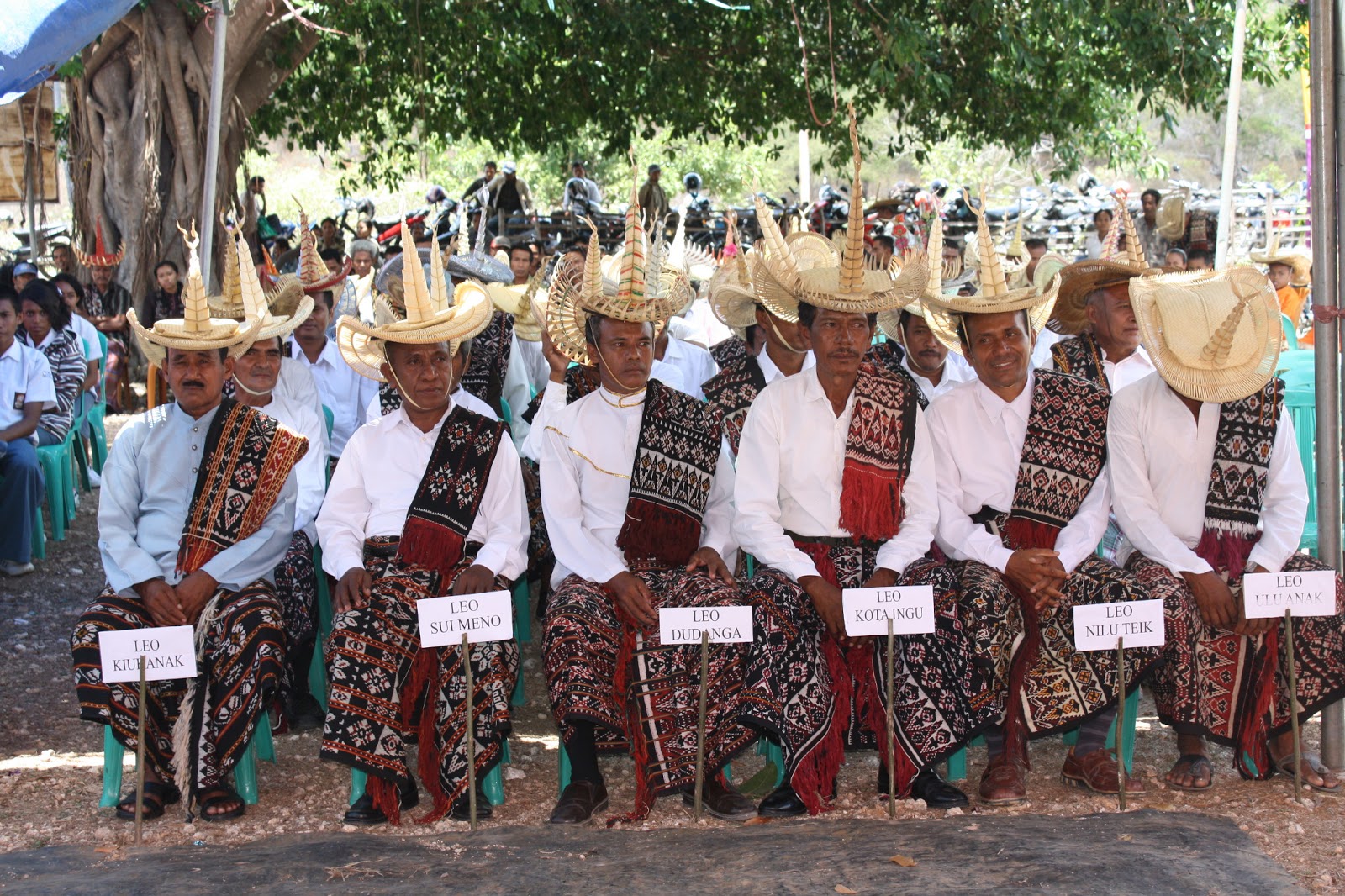 8 Baju Adat Nusa Tenggara Timur (NTT) Beserta Gambar dan Penjelasannya ...