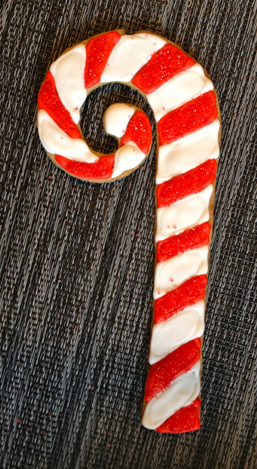 Blonde in the Kitchen: Decorated Candy Cane Cookies