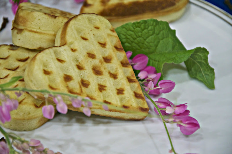Indonesian Medan Food: Bapel ( Indonesian Style Waffle )