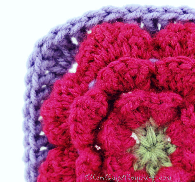 Cheri Quite Contrary: Flower Granny Square