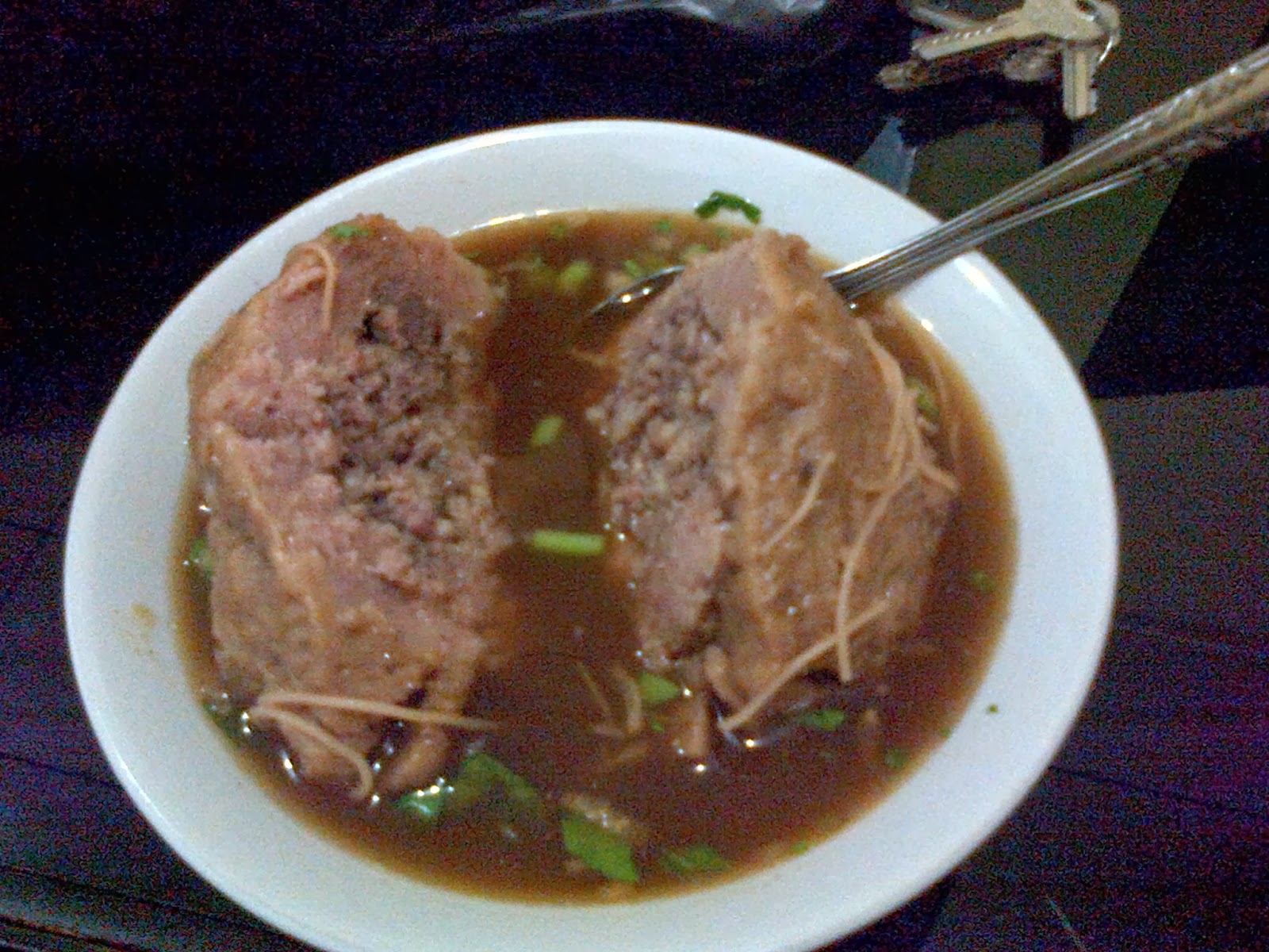 campur-campur: Bakso super jumbo isi daging