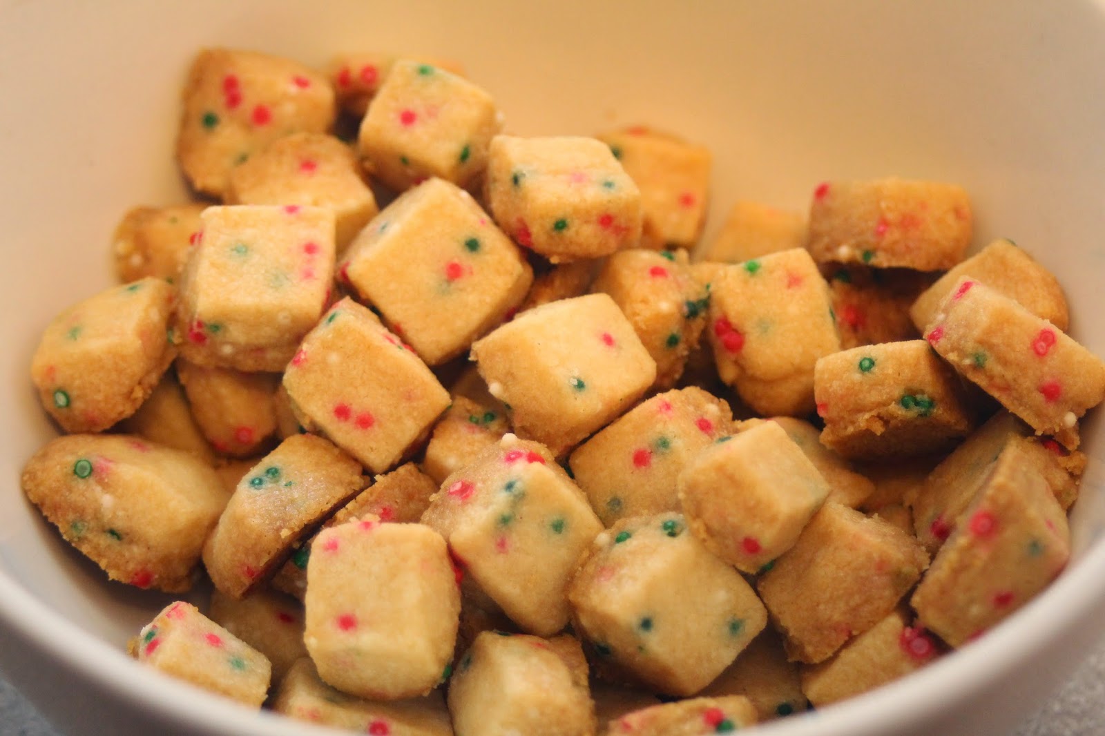 Julie Bakes: Shortbread sprinkle bites