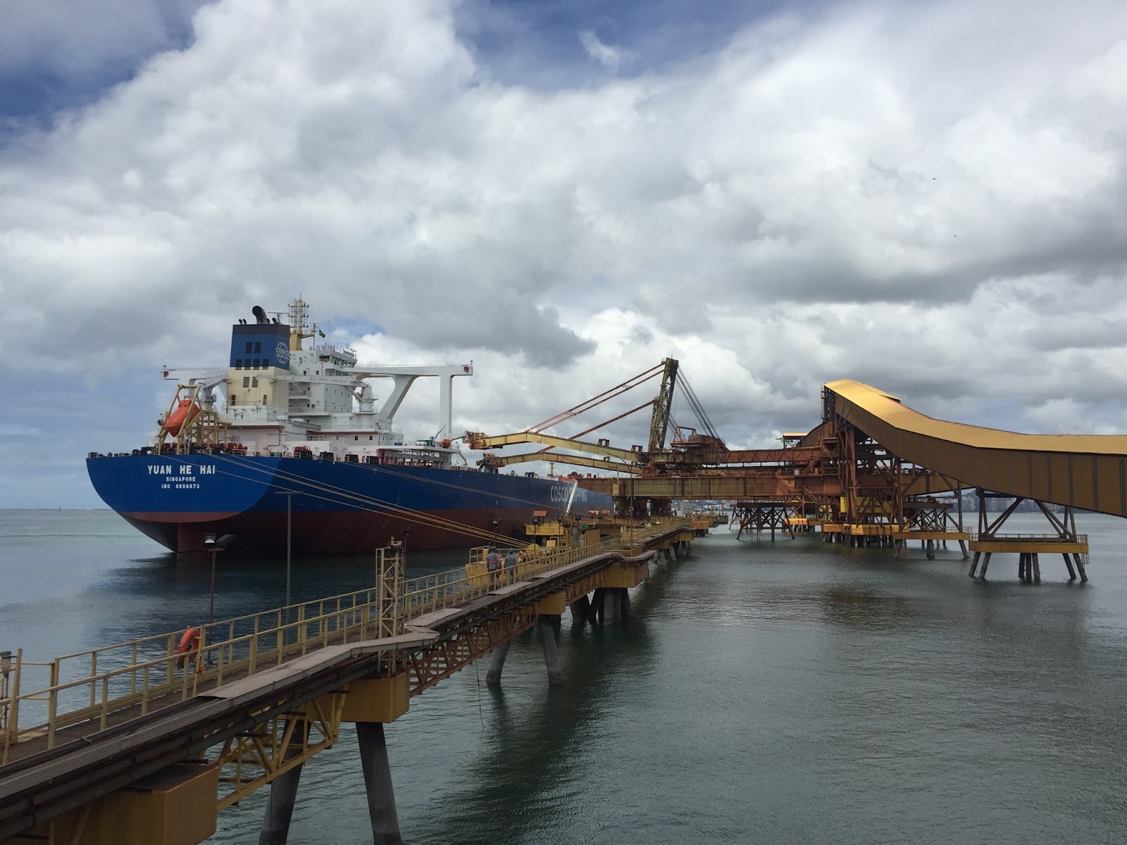 Navio "verde" construído a partir de iniciativa da Vale faz primeiro ...