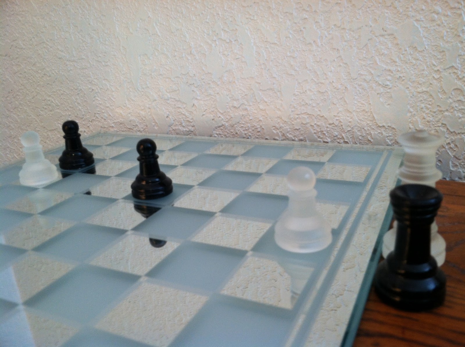 Marble Chess Board's Blog: The Pawn Captures Uniquely