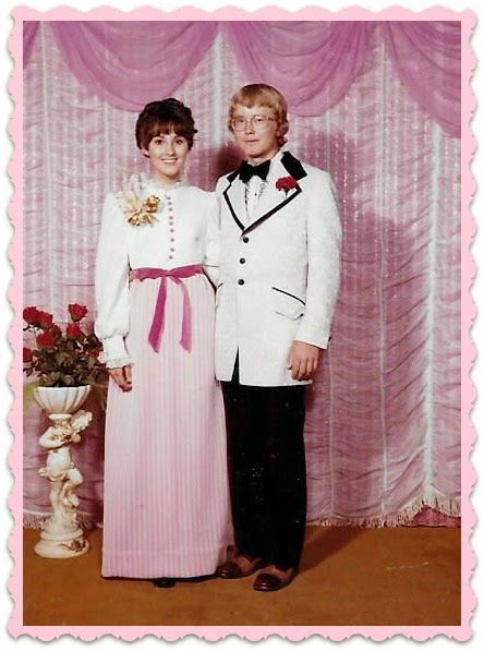 Zetta's Aprons: When We Were Your Age, Madison...We Went To Prom!