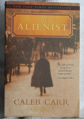 A Little Piece of Elyse: Vacation reads book #1: The Alienist