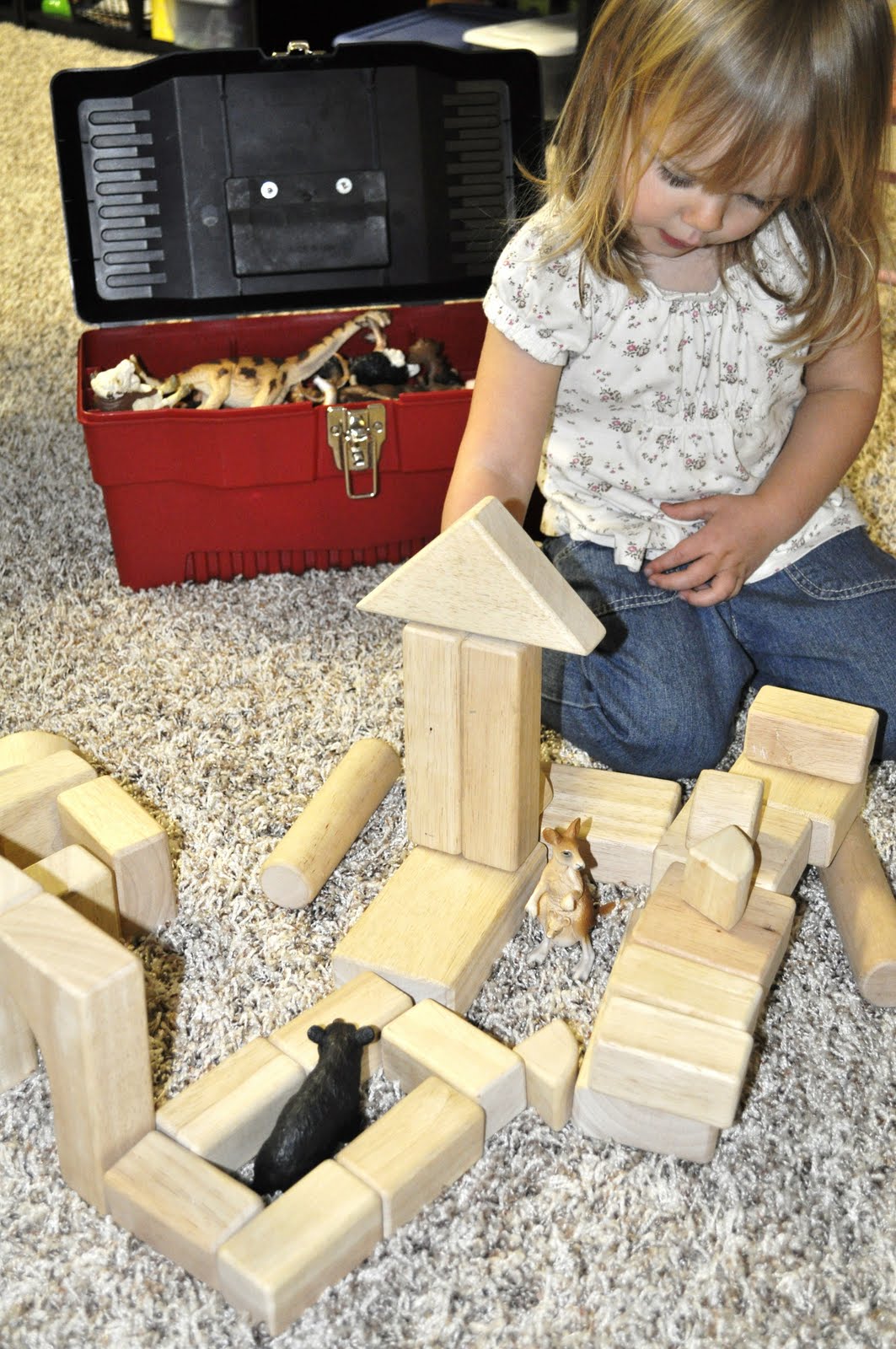 Zoo Theme: Making Animal Figures for Pretending - Kids Activities ...