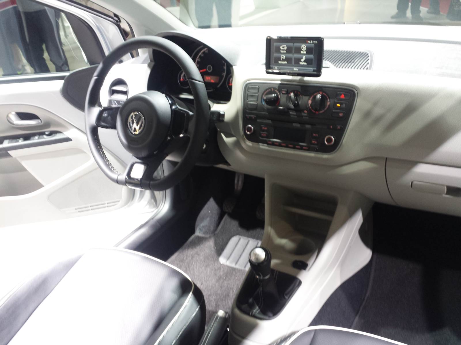 Volkswagen up! Racing: visual esportivo e mesma agilidade