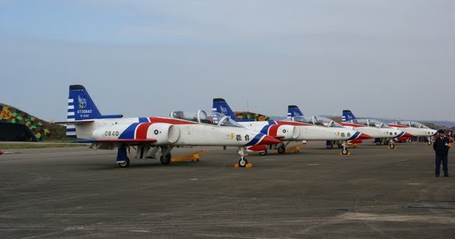 Blair's 軍事,警察及消防攝影: AT-3 自強號高級教練-輕攻擊機