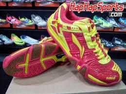 CERITA DAN TAULADAN: kasut badminton pilihan ramai