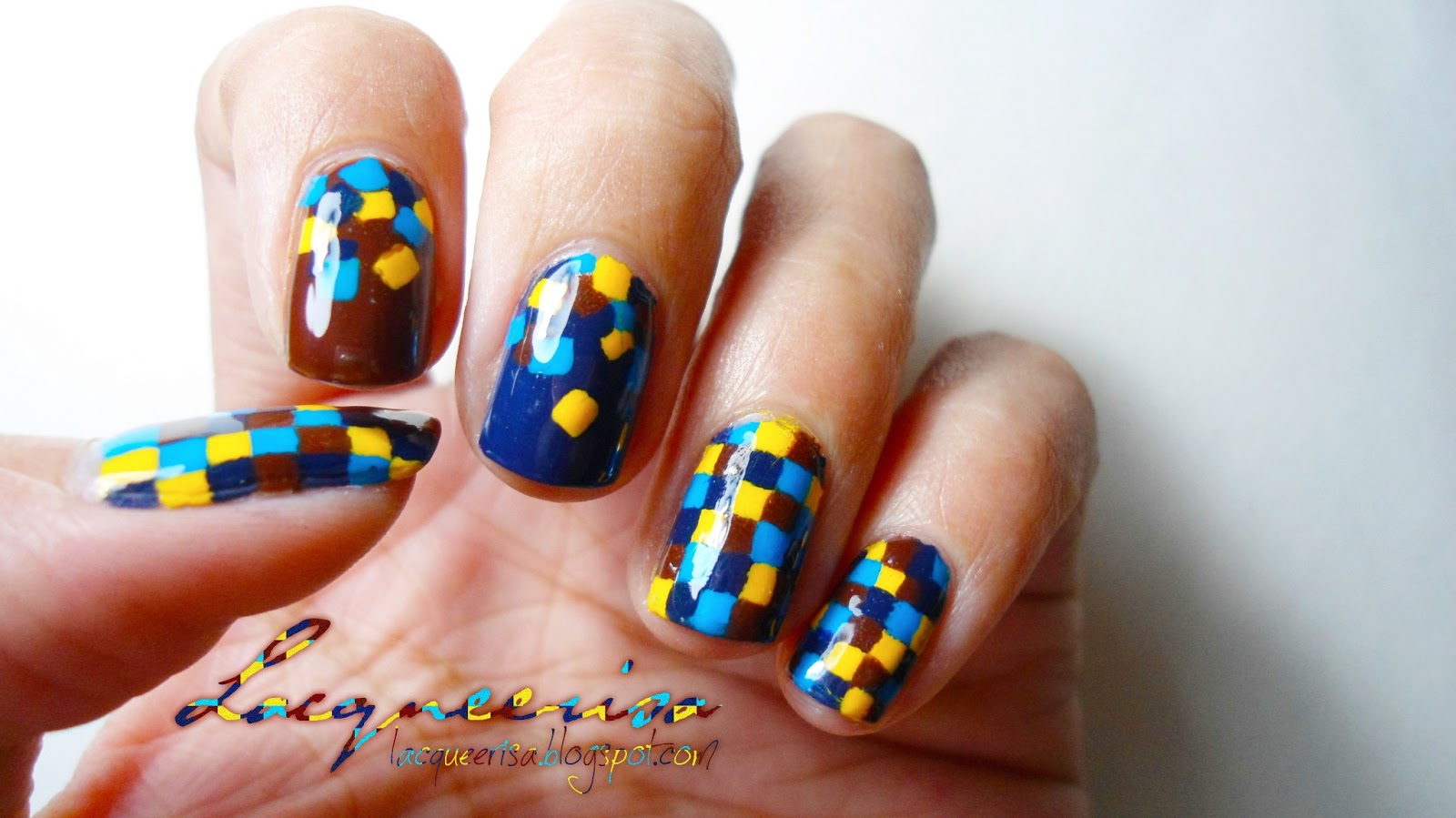 Lacqueerisa: Complementing Squares