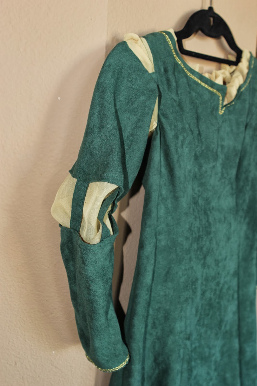 Stitching It Up: Merida Brave Costume Tutorial