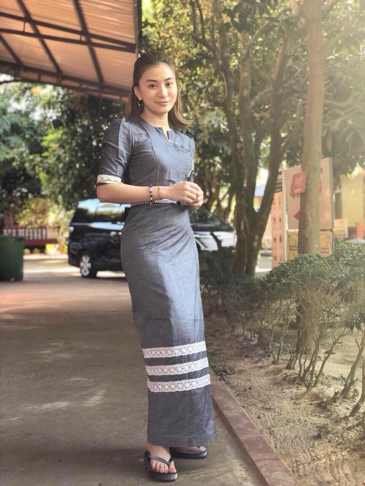 Wut Hmone Shwe Yi in Myanmar Dress - Burmese Actress and Model Girls