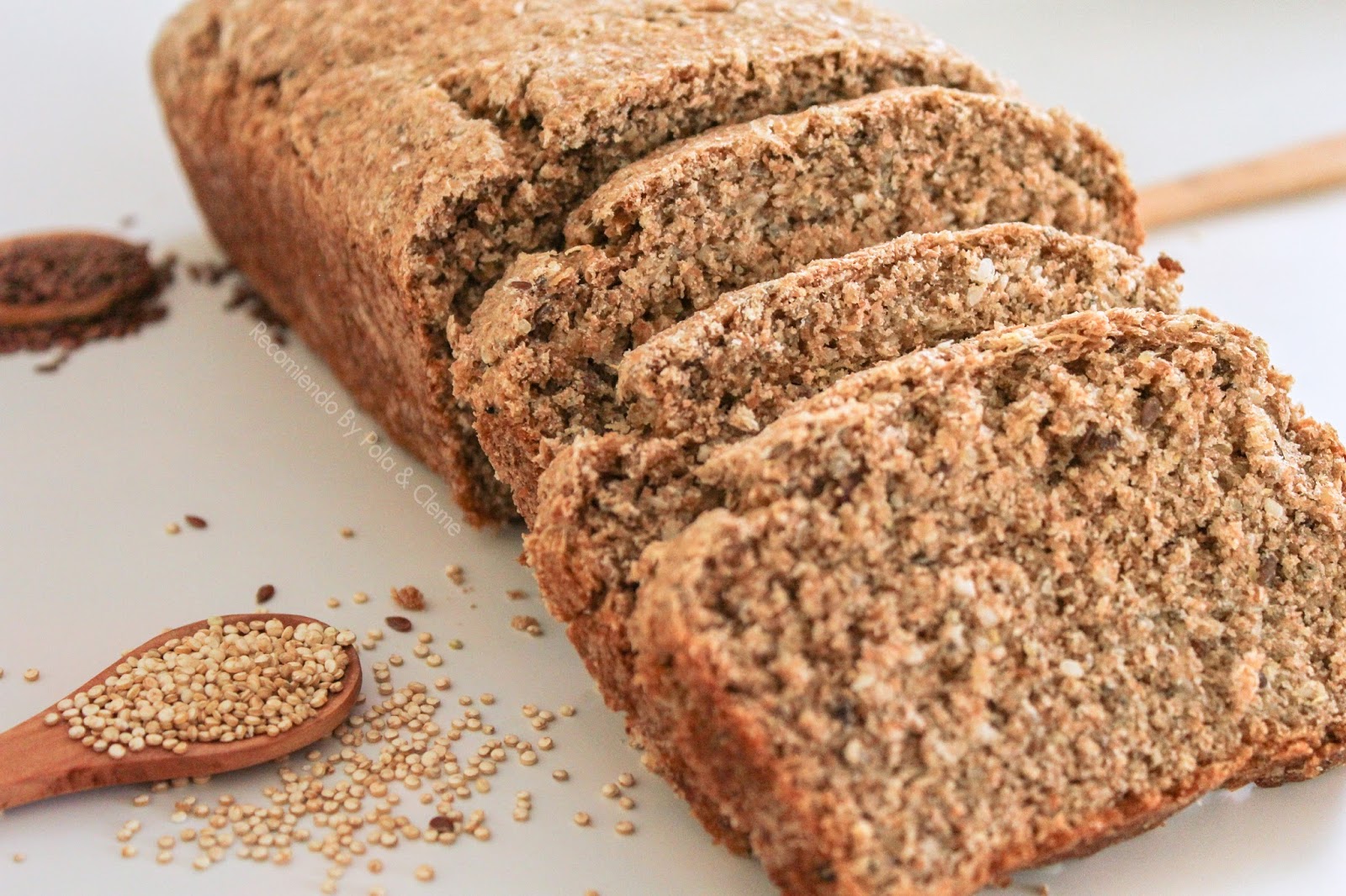 Recomiendo by Pola & Cleme: Pan integral con quinoa