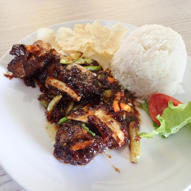 Cimory Riverside Puncak Bogor, Nikmatnya Makan di Pinggir Sungai ...