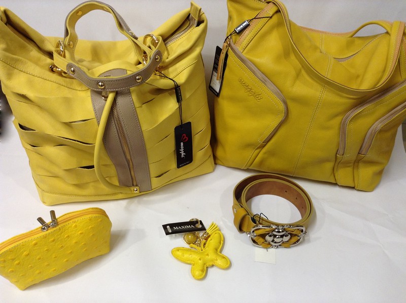 I love shopping - A visit @Lelyca online store showroom