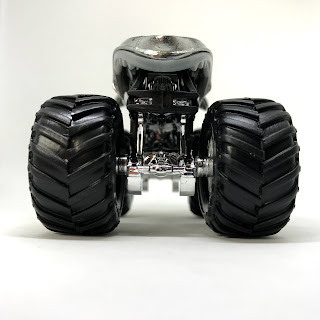 JULIAN'S HOT WHEELS BLOG: Cyborg Shark Monster Jam Truck (2018 ...