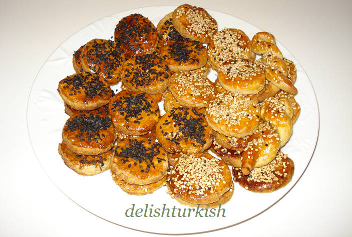 Delicious Turkish Food Recipes: Salty Cookies (Tuzlu Kuru Pasta)