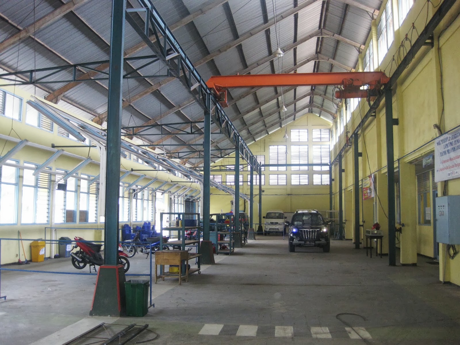 SMK N 2 TERBANGGI BESAR: BENGKEL OTOMOTIF