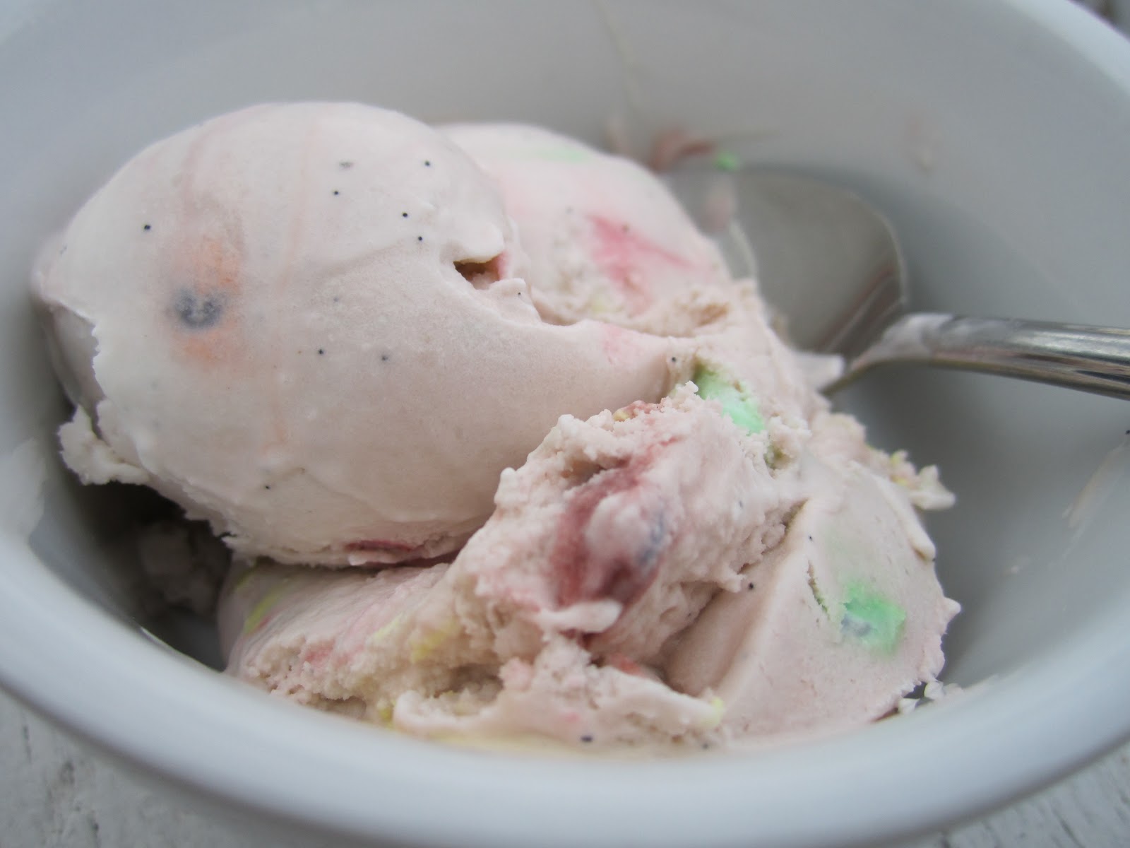 Stir it! Scrape it! Mix it! Bake it!: Rainbow ice cream