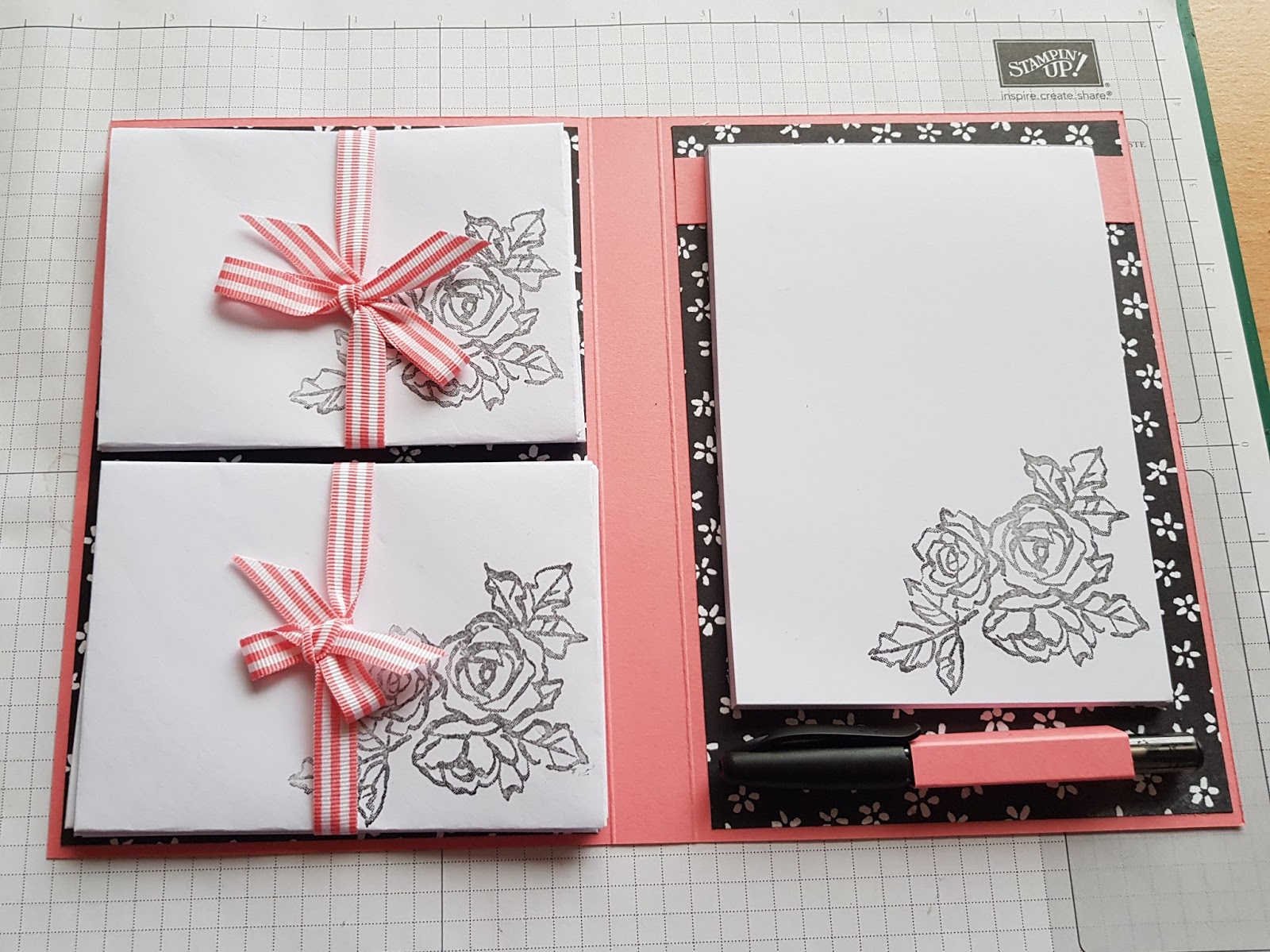Effi Ann Cards: Writing Paper and matching envelope gift folder with a pen