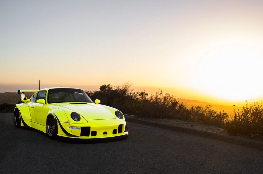 MUSCLE CAR COLLECTION : Porsche RWB 993 Hamachi The Charming Yellow Tail