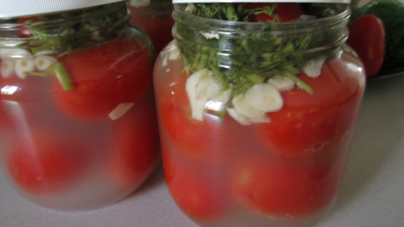 Effortnesslessly: Whole Tomatoes Fermented in a Brine