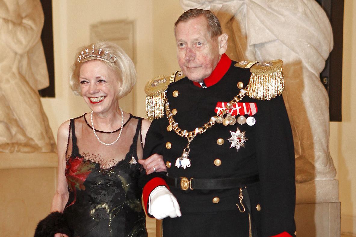 Danish Royal Media Watch: Rosenborg News: Countess Anne Dorte Fighting ...